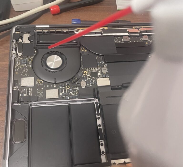 MacBookPro2020を分解清掃してみた - SunLTechLogs