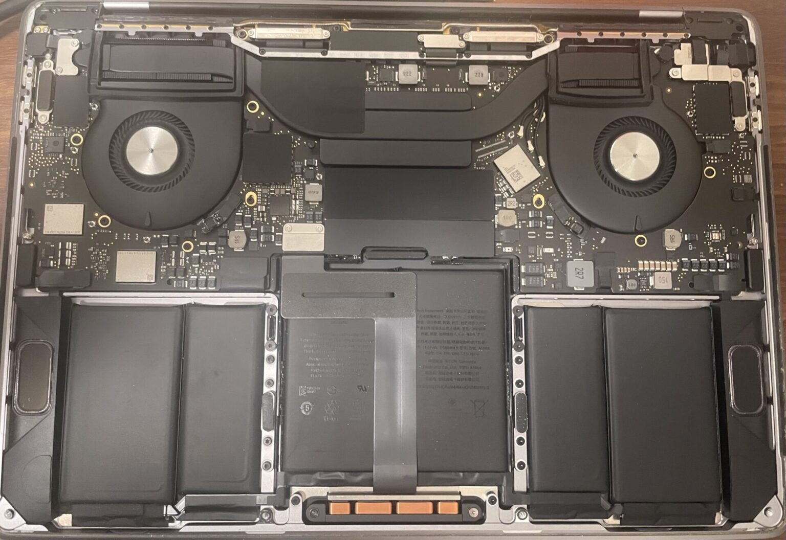 MacBookPro2020を分解清掃してみた - SunLTechLogs